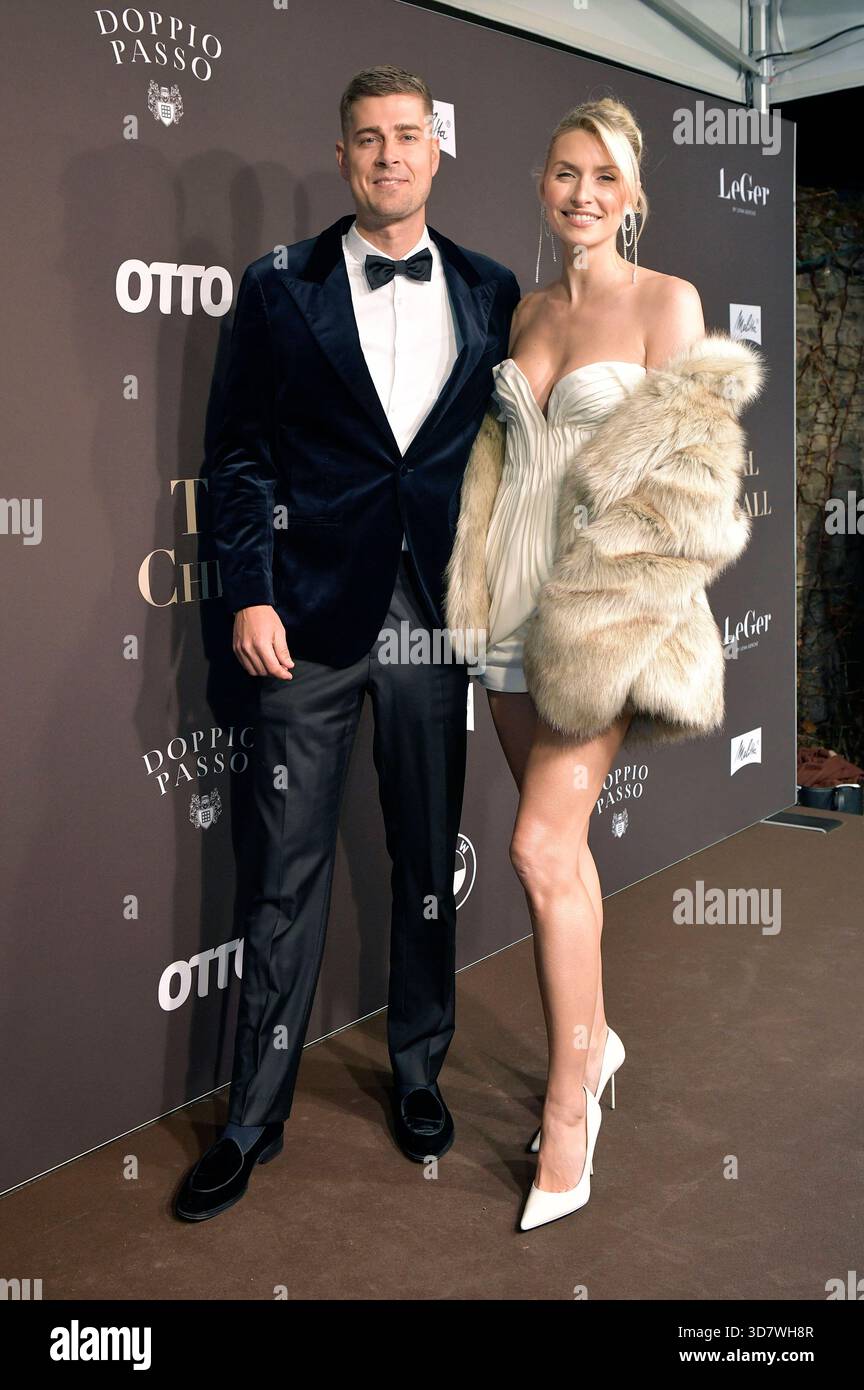 Dustin Schöne und Lena Gercke beim Magical Christmas Ball von LeGer by ...
