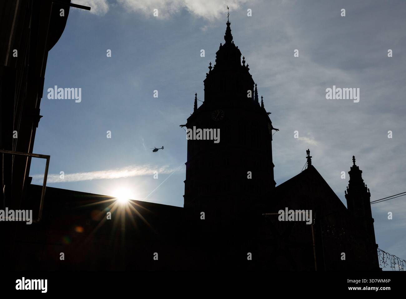 The Christmas market takes place in the shadow of the cathedral. The ...