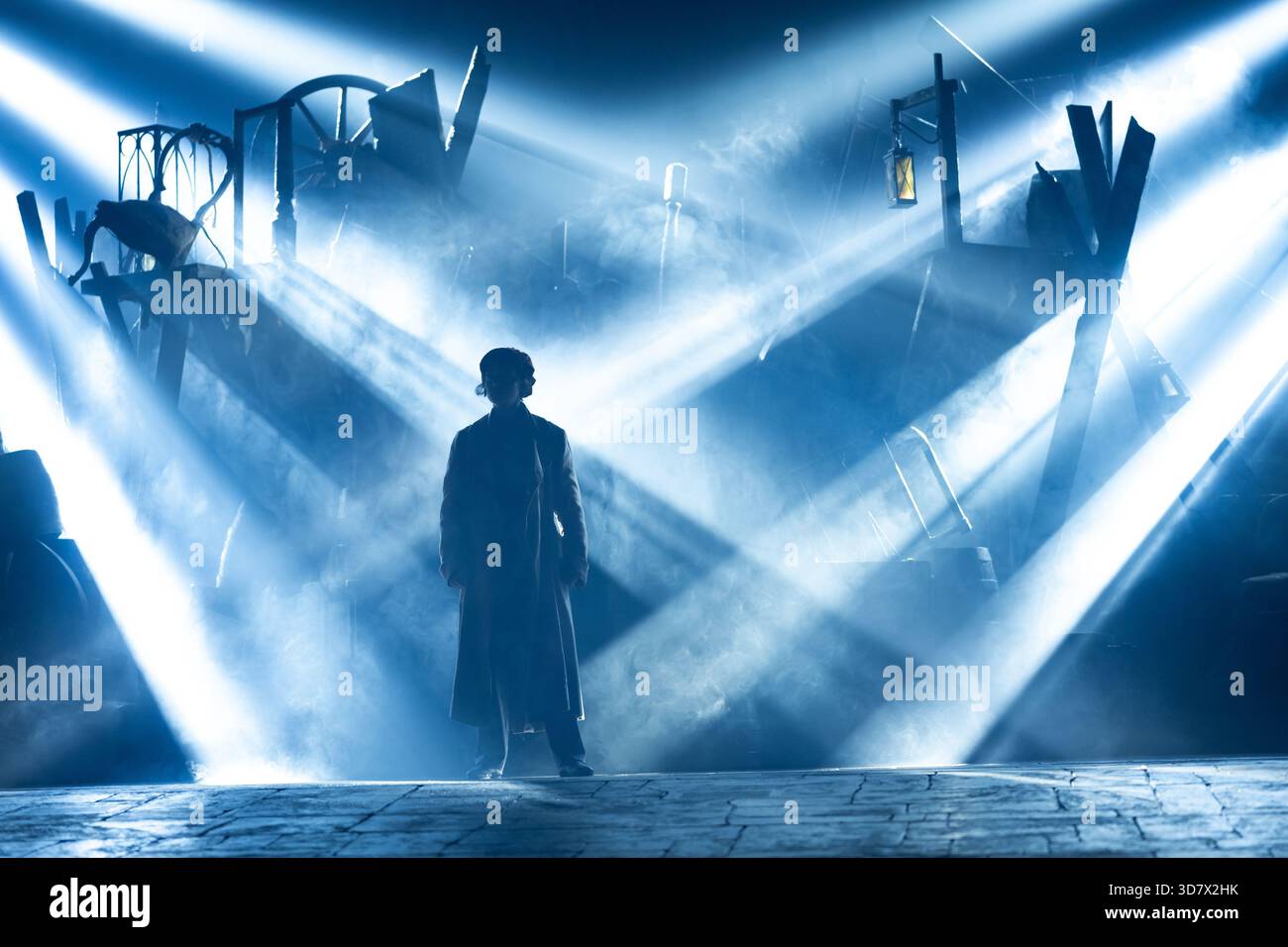 Actors during the presentation of the musical "Los Miserables" at the ...