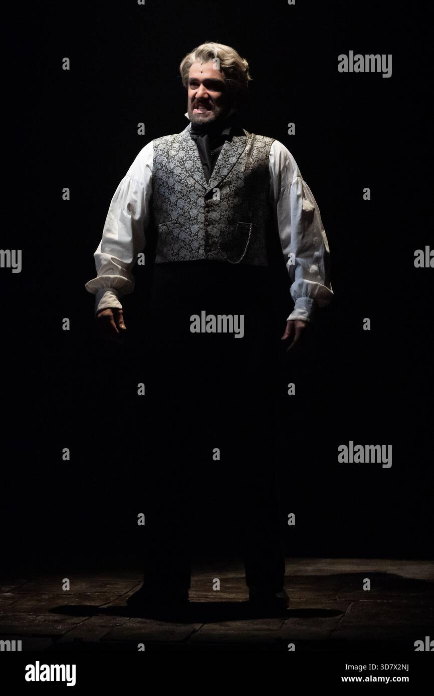 Actors during the presentation of the musical "Los Miserables" at the ...