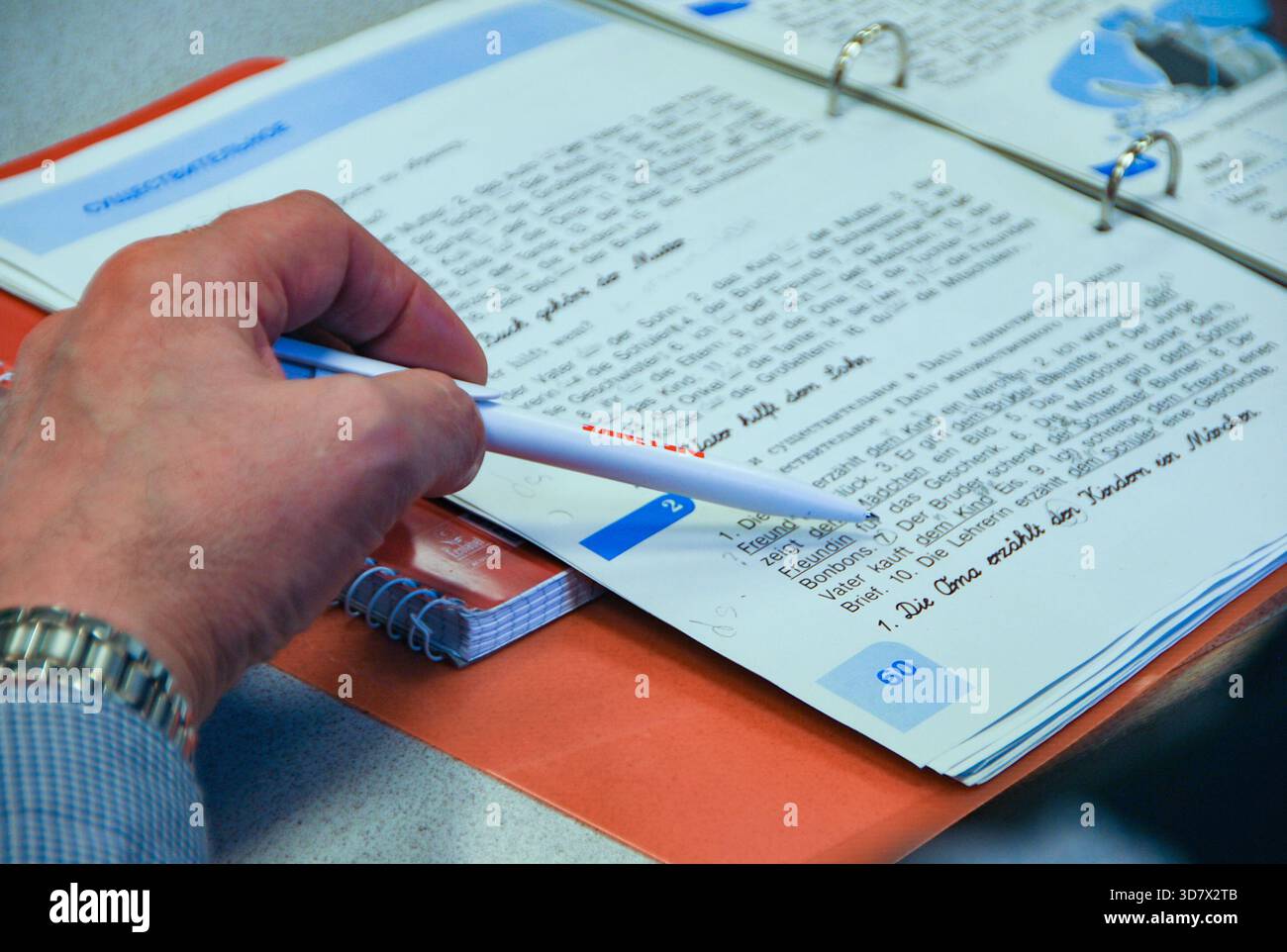 27 November 2025, Berlin: A participant in Oksana Hryb's language ...