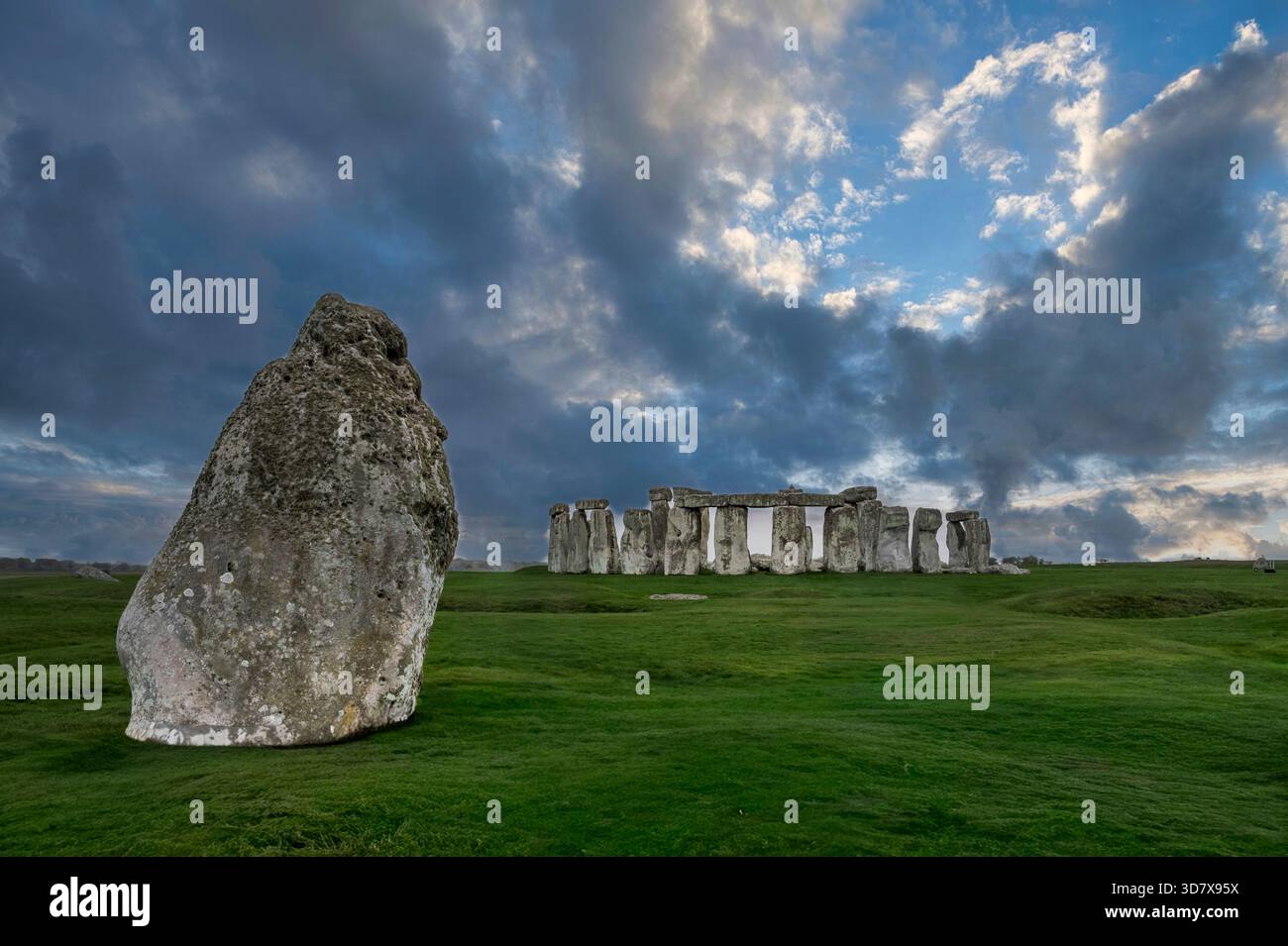 Stonehenge calendars hi-res stock photography and images - Alamy