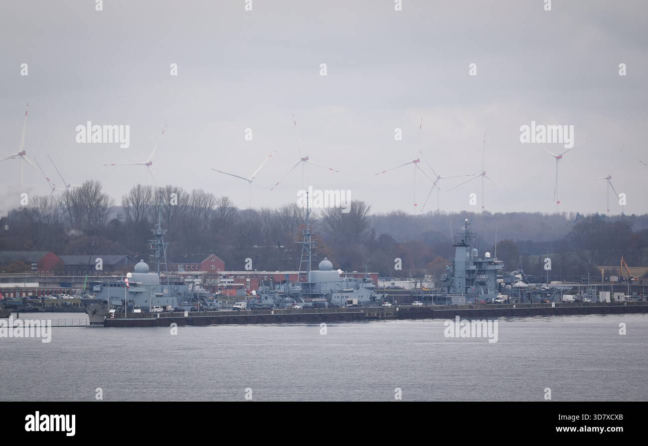 26 November 2025, Schleswig-Holstein, Eckernförde: View of the harbor ...