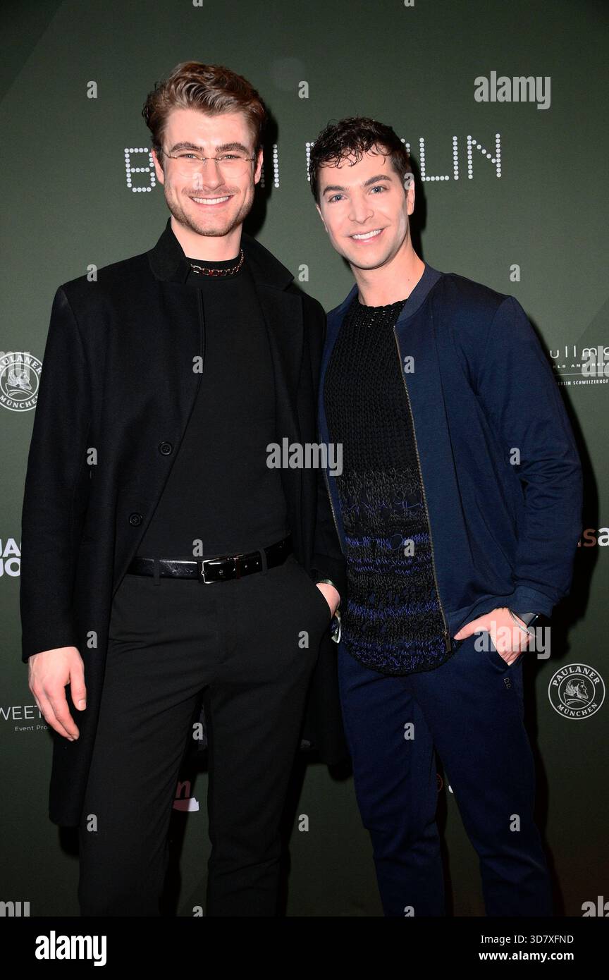 Linus Weber und Julian David bei der 5. Charity Promi Pack 2025 Aktion ...