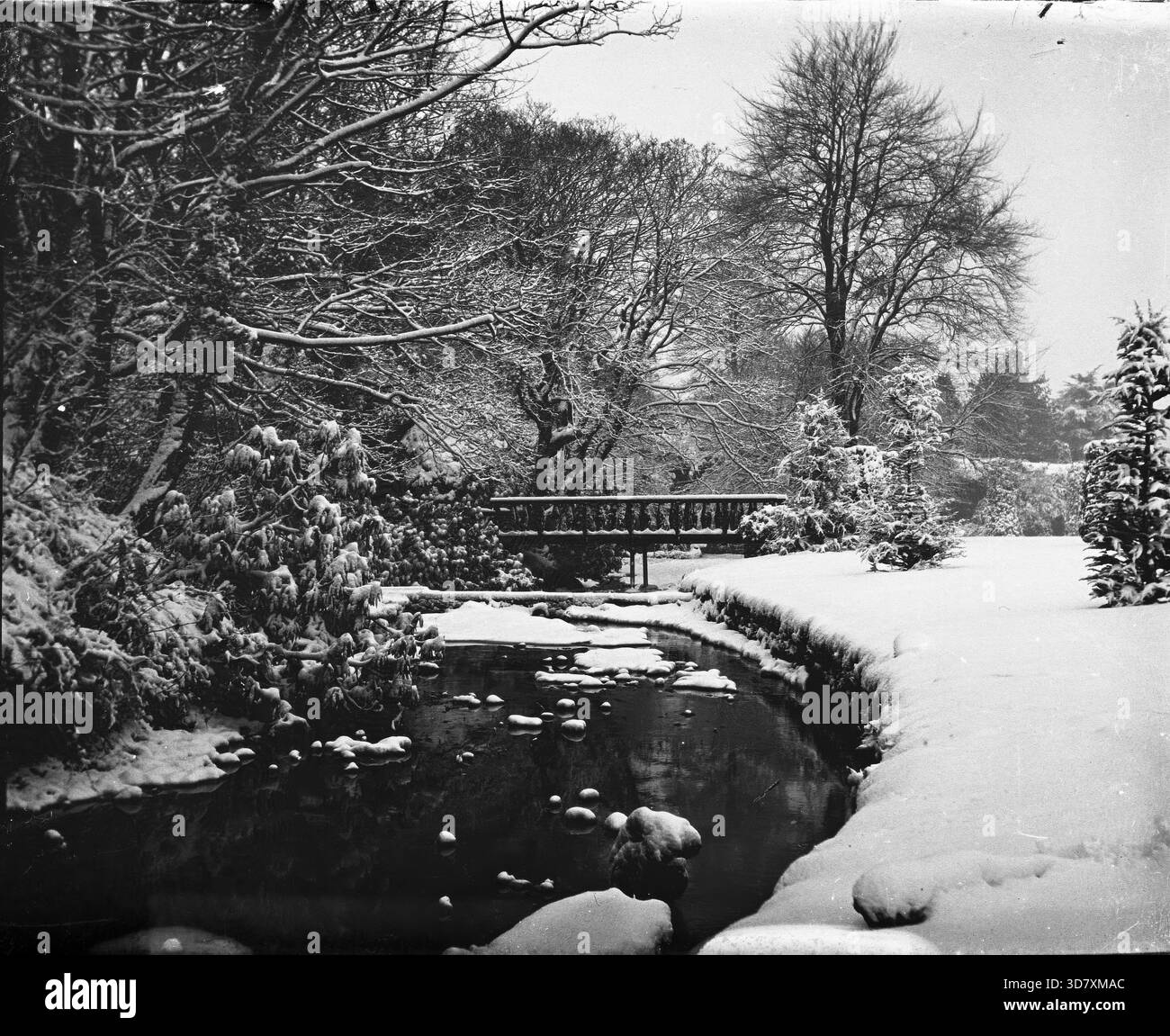 Historic water scenes Black and White Stock Photos & Images - Alamy