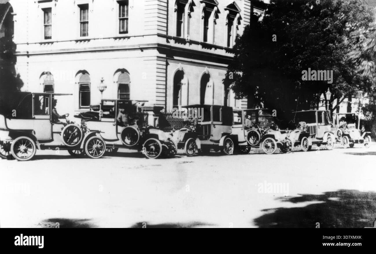 Brisbane's First Taxis, 1908. Line of taxi cabs from The Taxi-Cab Co ...