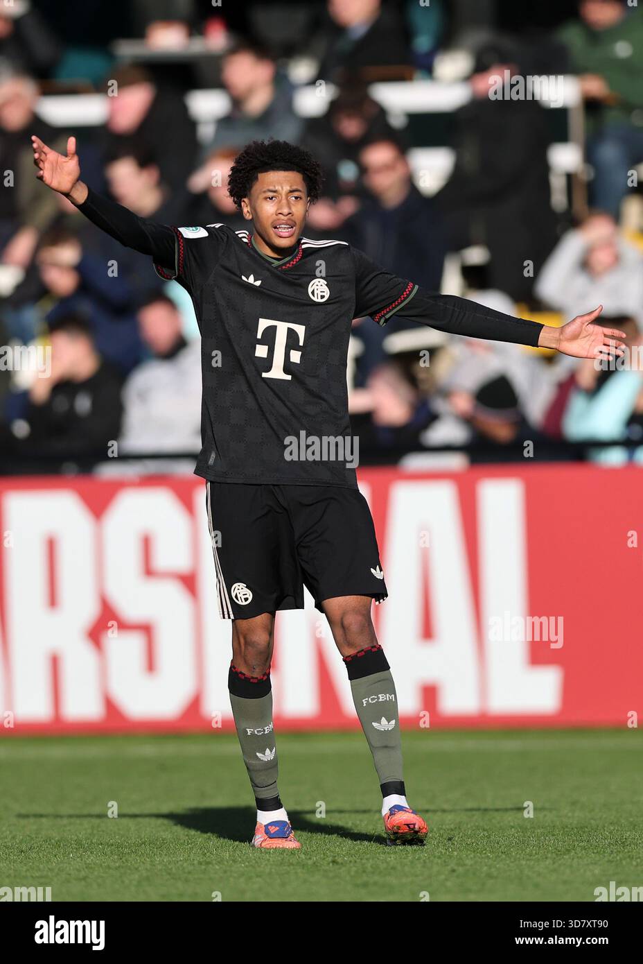 Borehamwood, England, 26th November 2025. Cassiano Kiala of Bayern Munich during the Arsenal U19 ...