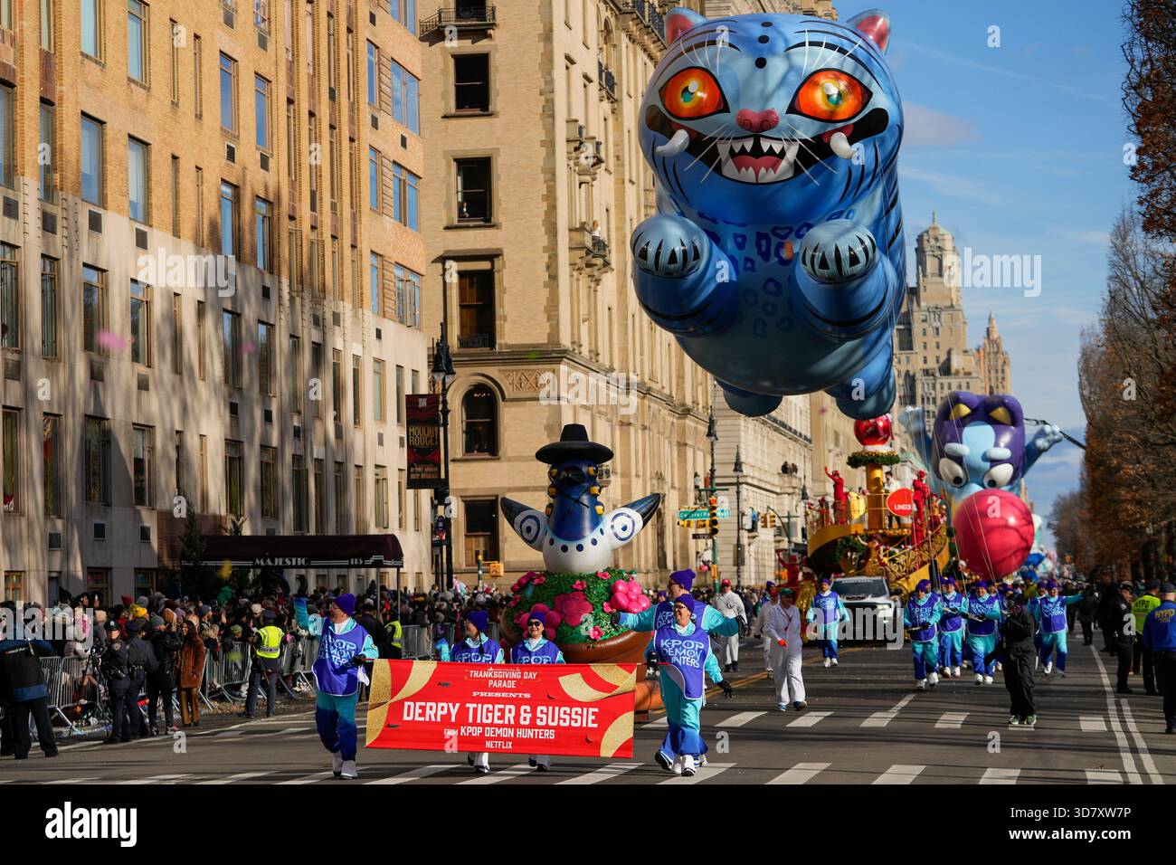 The Derpy Tiger and Suissie balloon floats down Central Park West ...