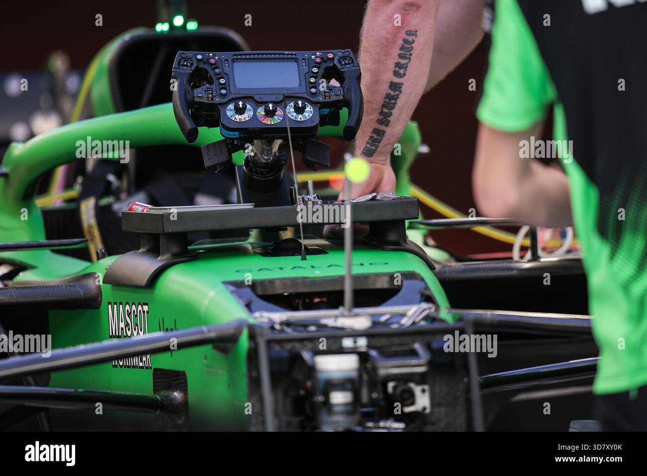 Stake F1 Team Kick C45, mechanical detail steering wheel, volant ...