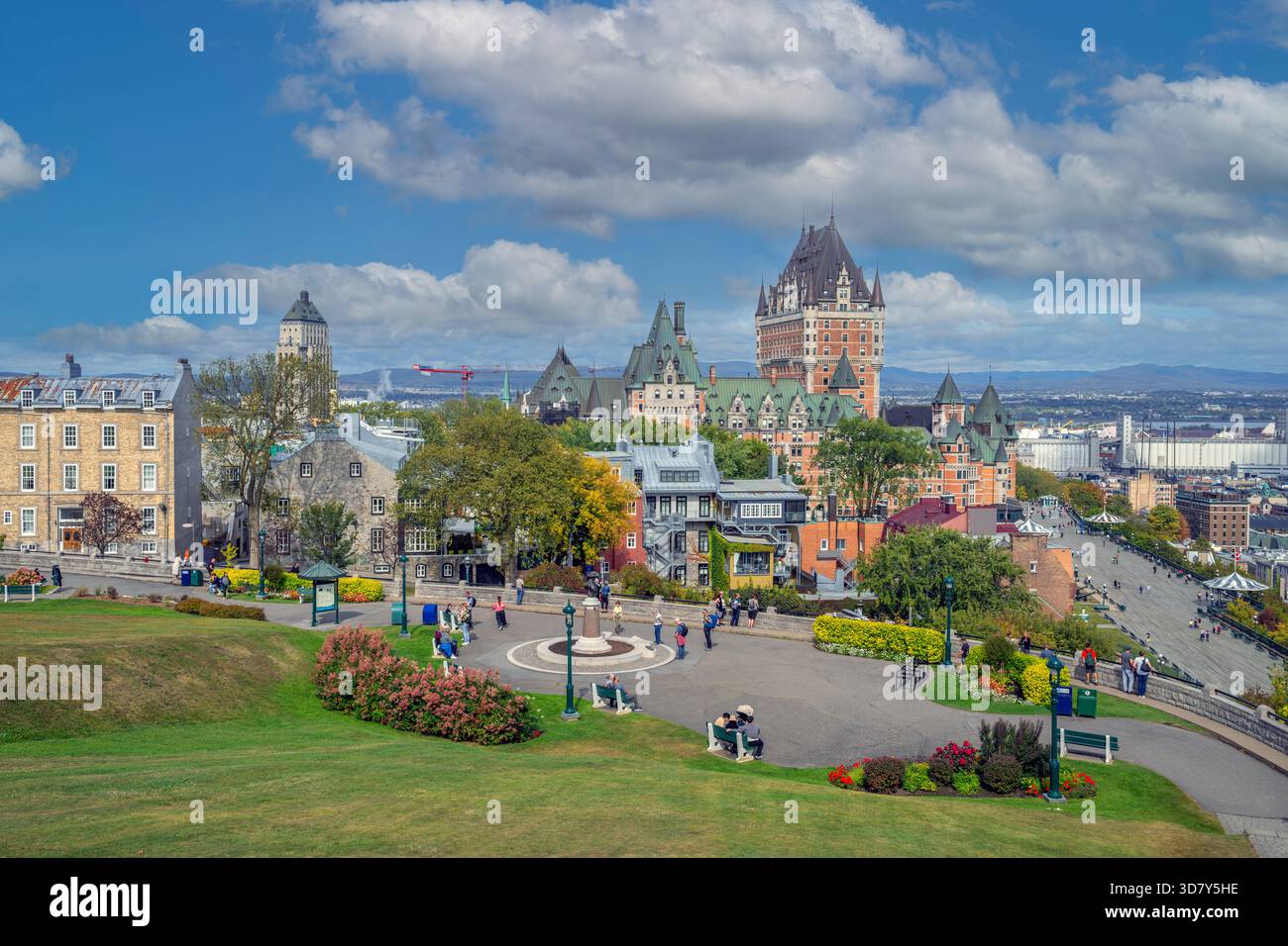 View over the old city (Vieux-Québec) from Pierre-Dugua-De-Mons Terrace ...