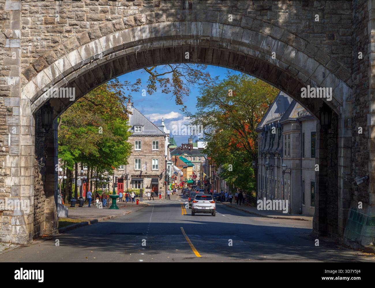 Quebec City old town. St. Louis Gate (Porte Saint-Louis), Old Quebec ...