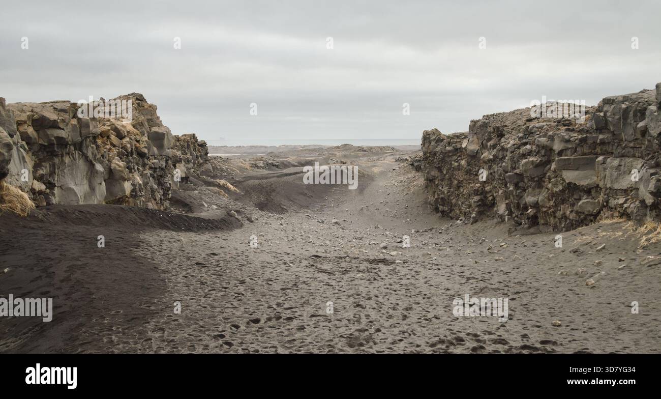 Linear geological feature hi-res stock photography and images - Alamy