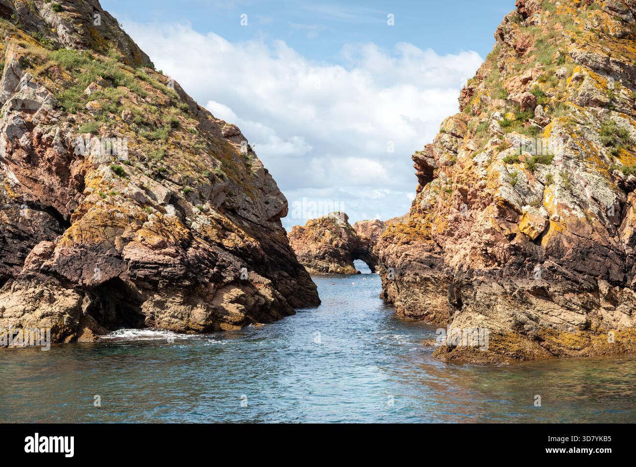 Protected island cove above hi-res stock photography and images - Alamy