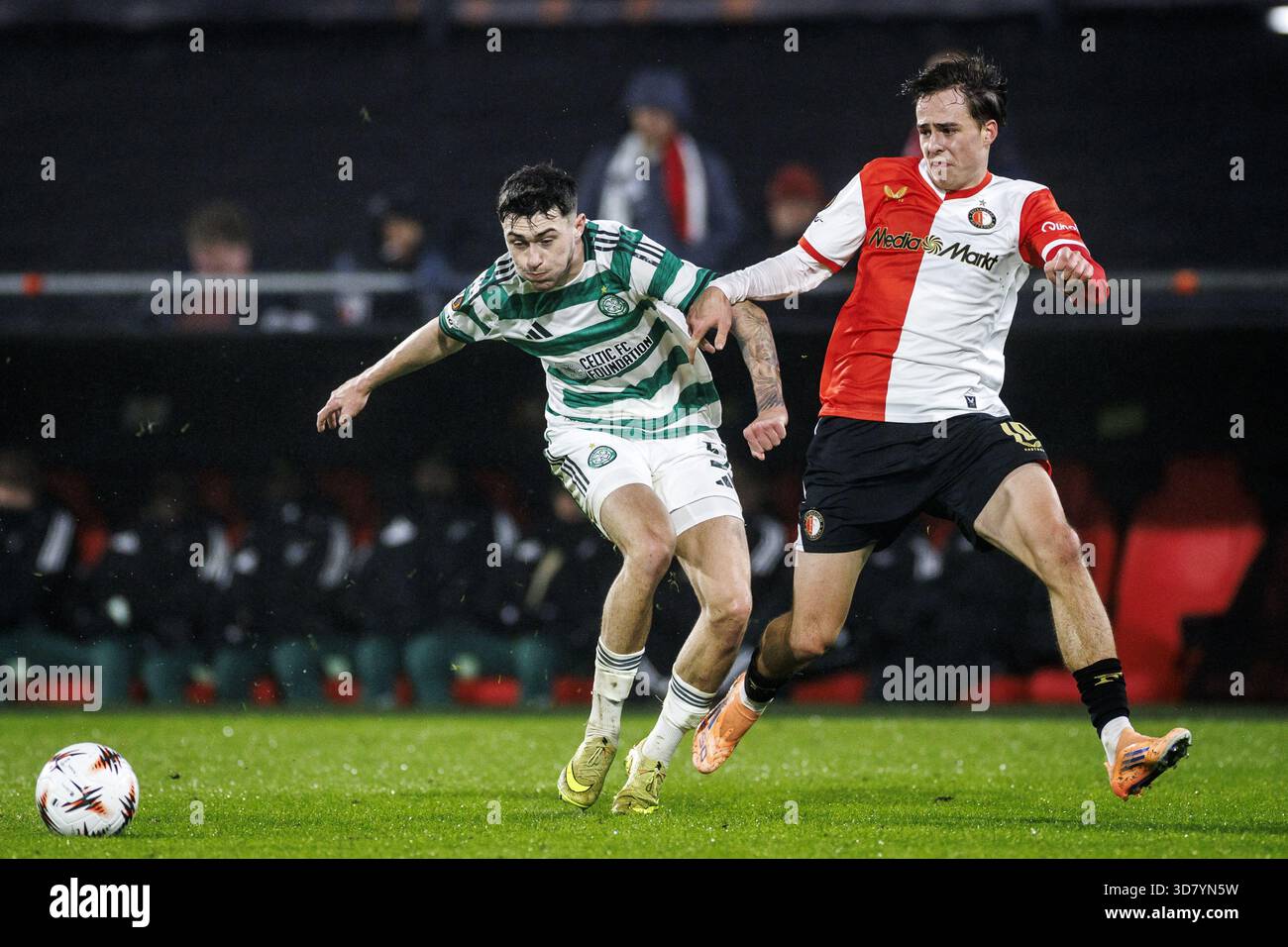 ROTTERDAM - (l-r) Colby Donovan of Celtic FC and Leo Sauer of Feyenoord ...