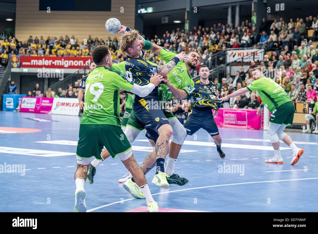 Philipp Ahouansou (HSG Wetzlar, 19), Edwin Aspenbäck (Rhein-Neckar ...