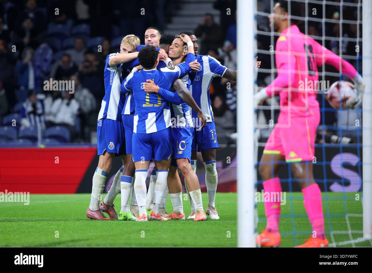 Porto players celebrate after Samu scored their third goal during the ...