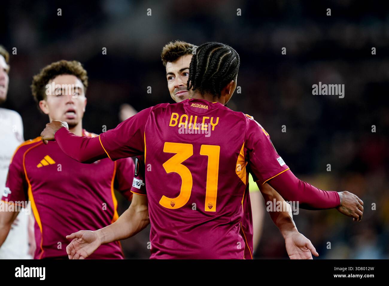 Stephan El Shaarawy of AS Roma celebrates with Leon Bailey after ...