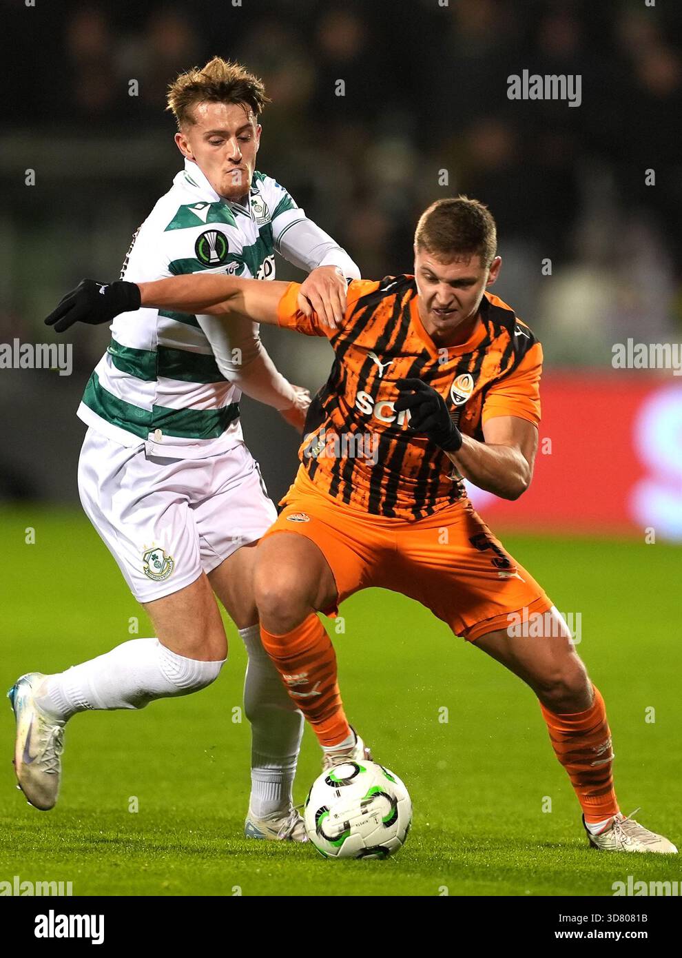 Shamrock Rovers' John McGovern (left) and Shakhtar's Valeriy Bondar ...