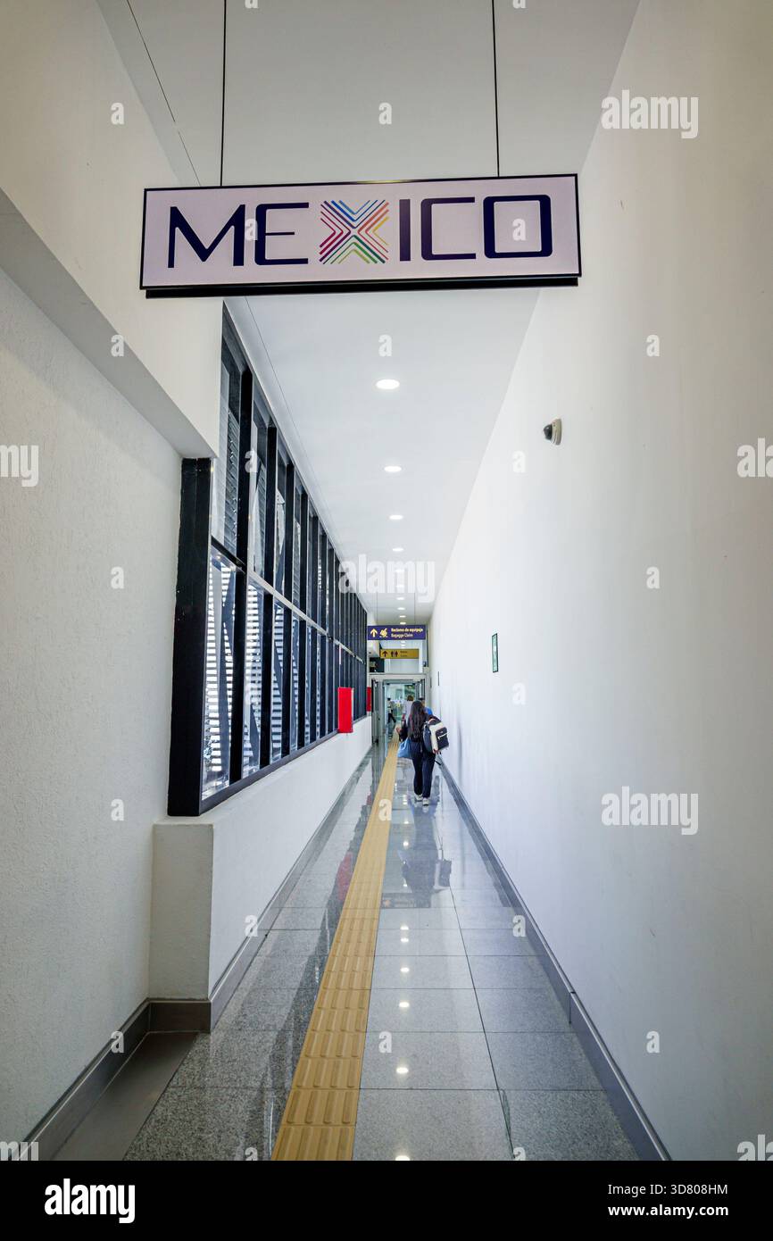 Airport interior scene lighting ceiling fixtures hi-res stock ...