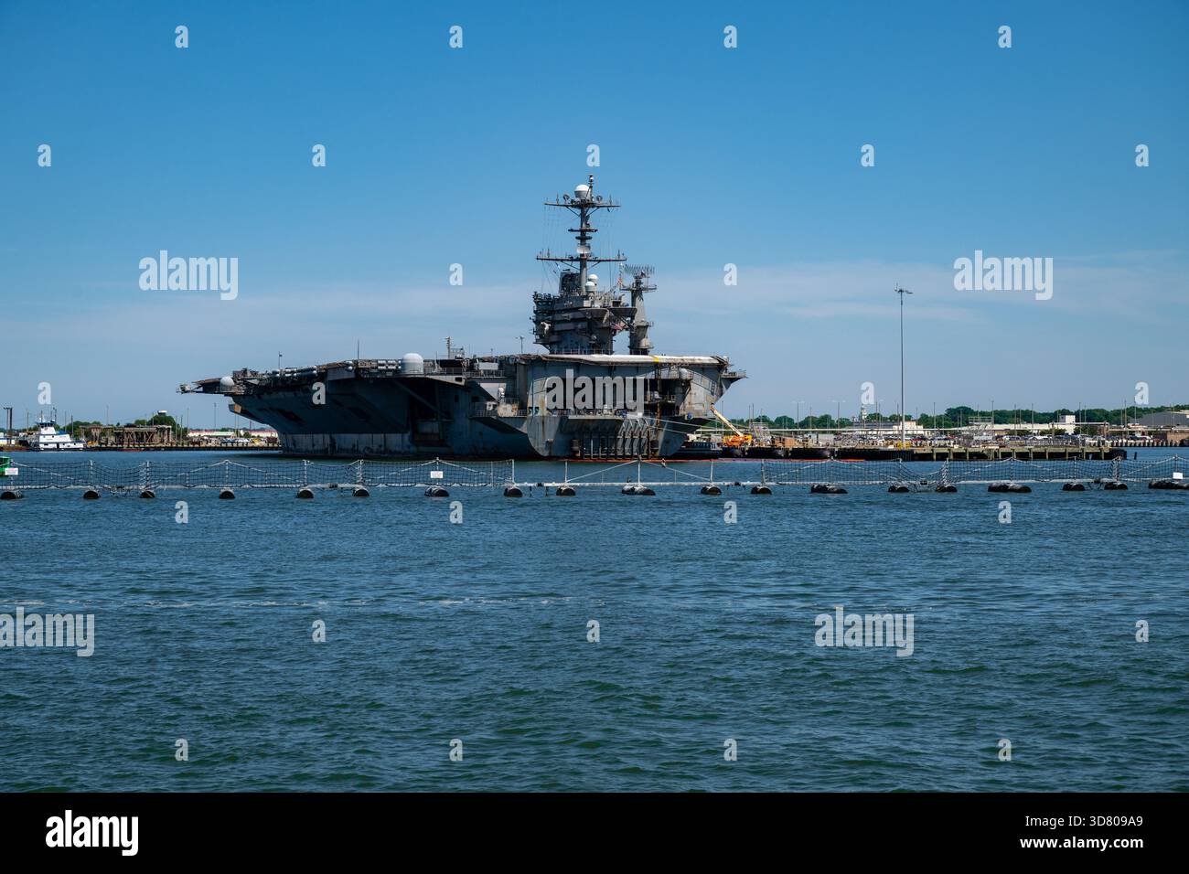 Naval base infrastructure hi-res stock photography and images - Alamy