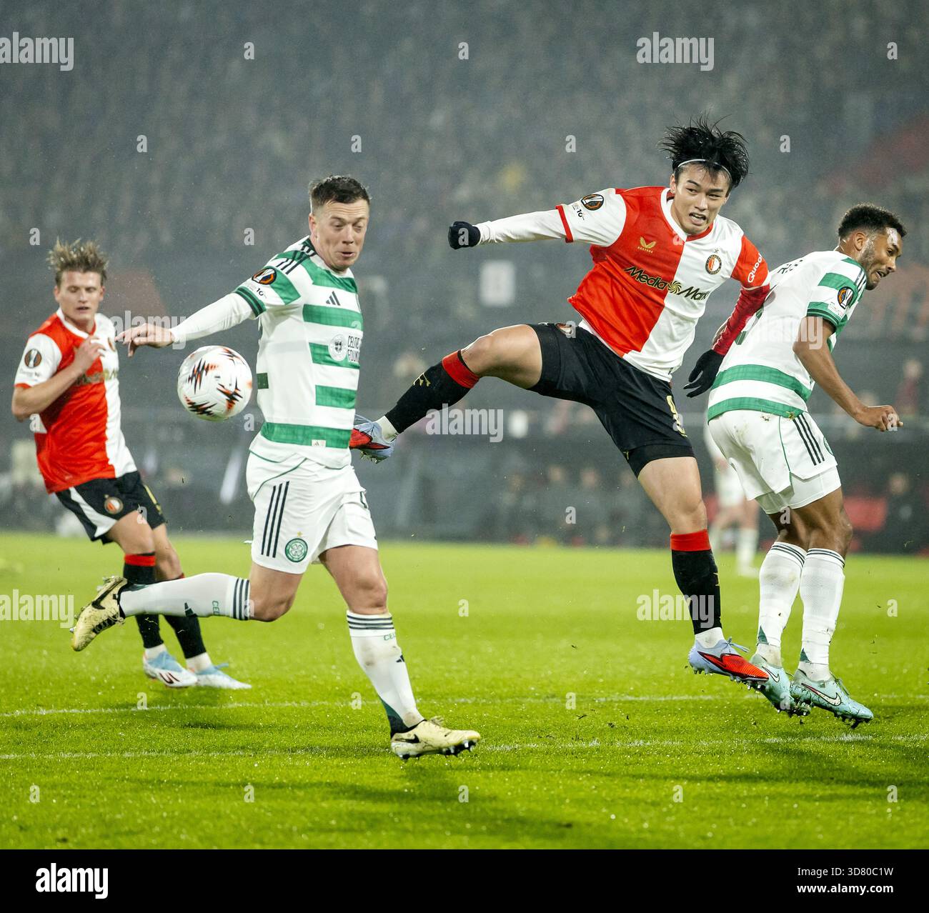 ROTTERDAM - (l-r) Colby Donovan of Celtic FC and Ayase Ueda of ...