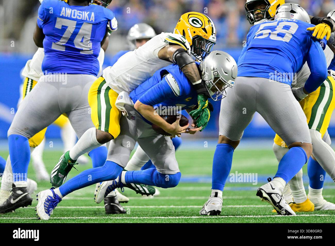 DETROIT, MI - NOVEMBER 27: Green Bay Packers DE Micah Parsons (1) sacks ...