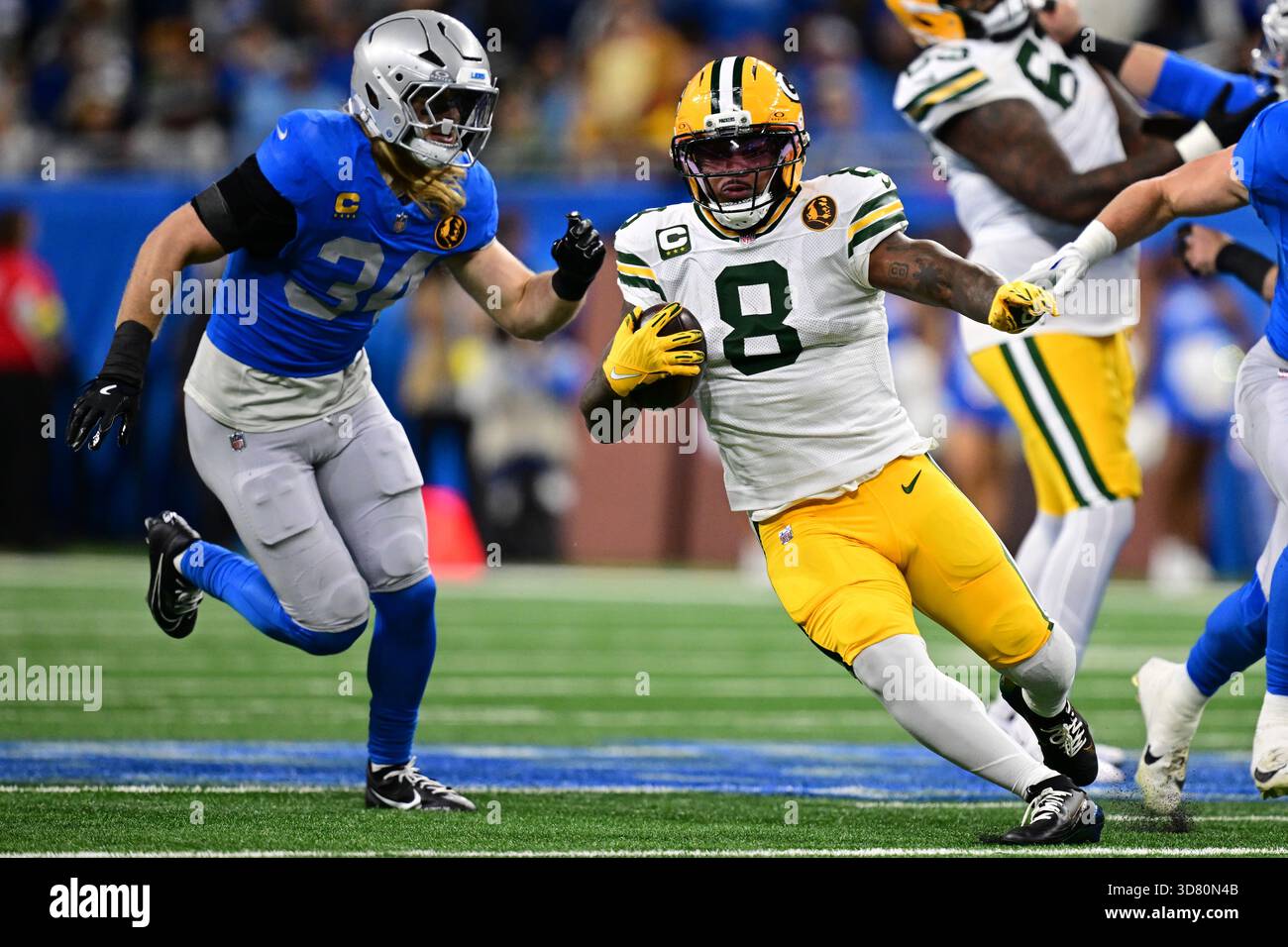 Green Bay Packers running back Josh Jacobs runs the ball during the ...