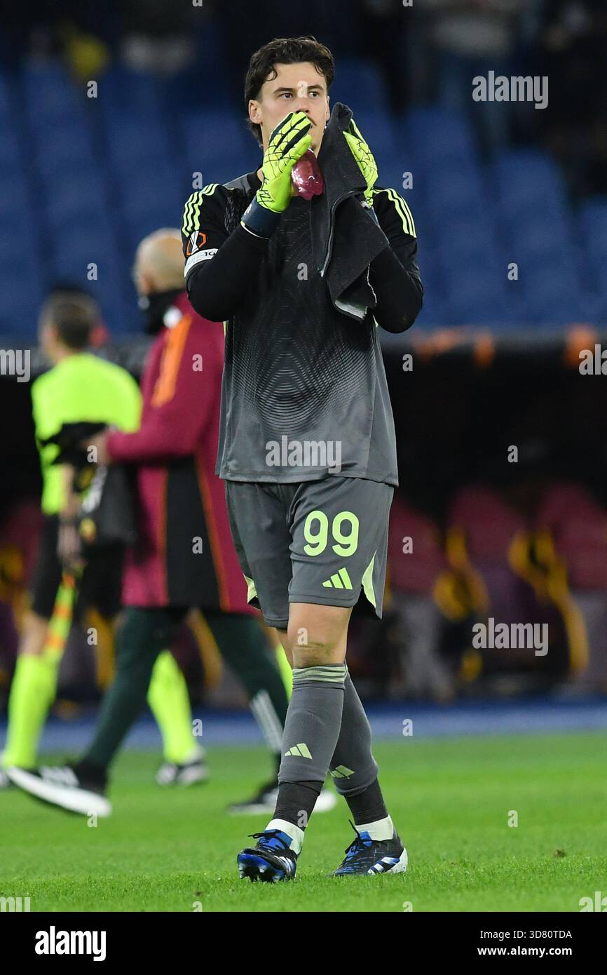 Mile Svilar of AS Roma celebrating the victory at the end of the match ...