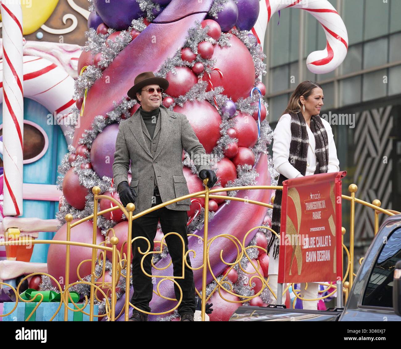 Gavin DeGraw, Colbie Caillat out and about for Macy's Thanksgiving Day ...
