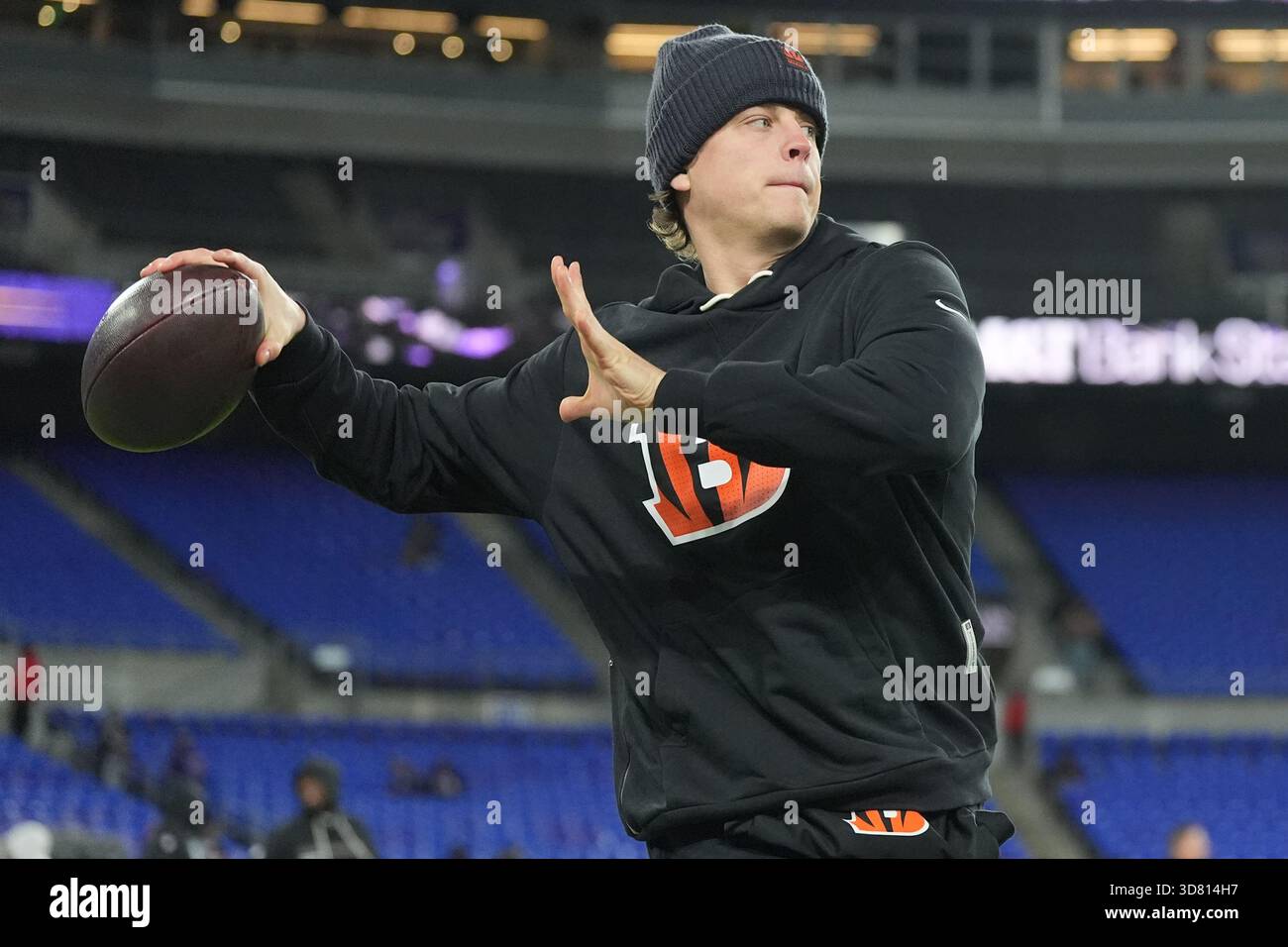 Cincinnati Bengals quarterback Joe Burrow looks to throw a pass during ...