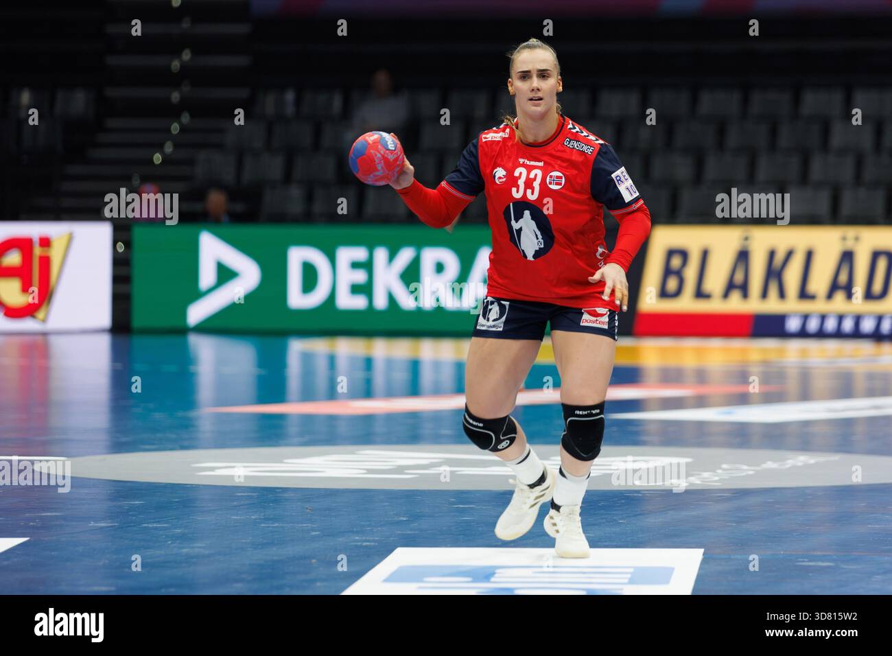 Thale Rushfeldt Deila (Norwegen) mit Ball, Norwegen vs Suedkorea ...