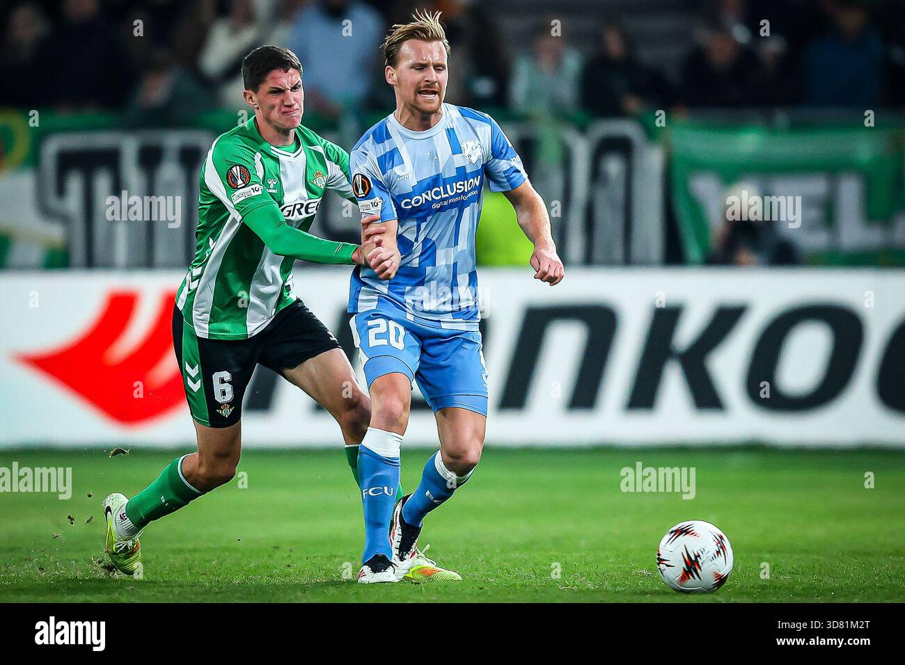 Sergi ALTIMIRA of Real Betis Balompie and Dani DE WIT of FC Utrecht ...