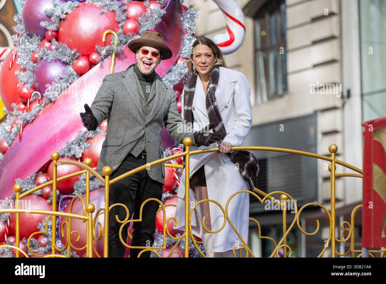 Gavin DeGraw and Colbie Caillat participate in the 99th Annual Macy's ...