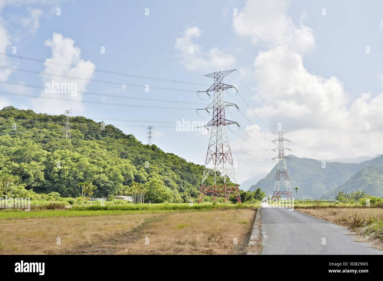 Long distance power lines hi-res stock photography and images - Alamy