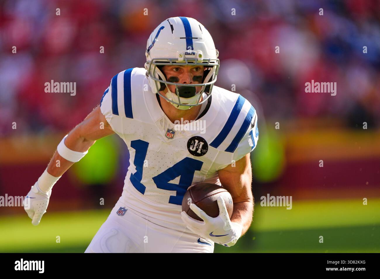 Indianapolis Colts wide receiver Alec Pierce runs the ball during the ...