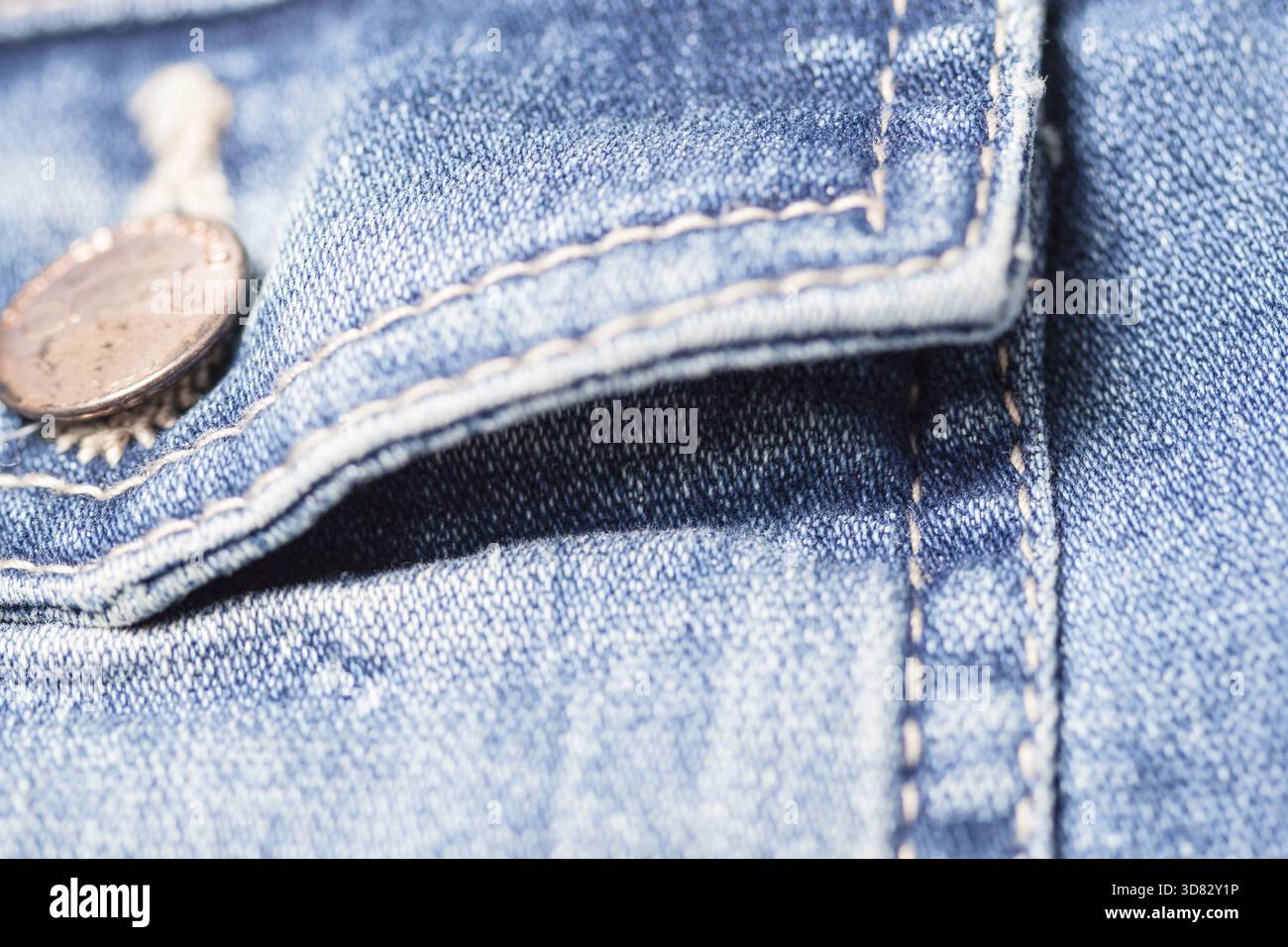 Mesh belt hi-res stock photography and images - Alamy