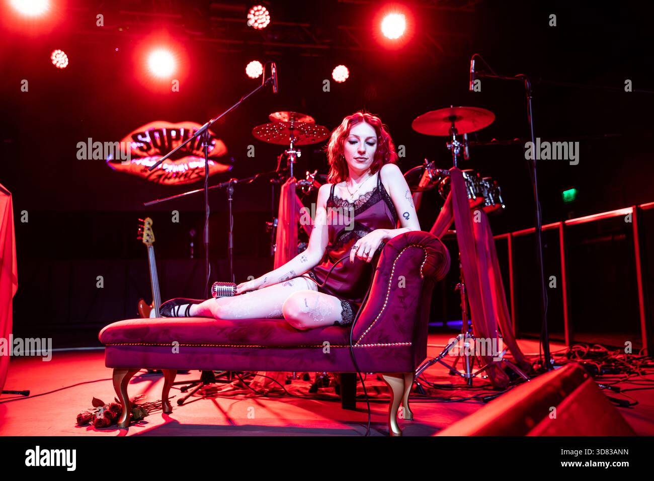 Milan Italy. 27th nov 2025. The English singer songwriter Sophie Louise ...