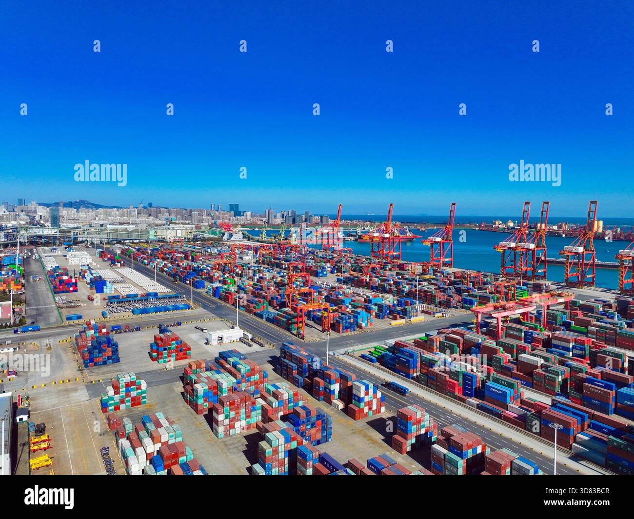 Aerial photo shows the container terminal of Rizhao Port, Rizhao City ...
