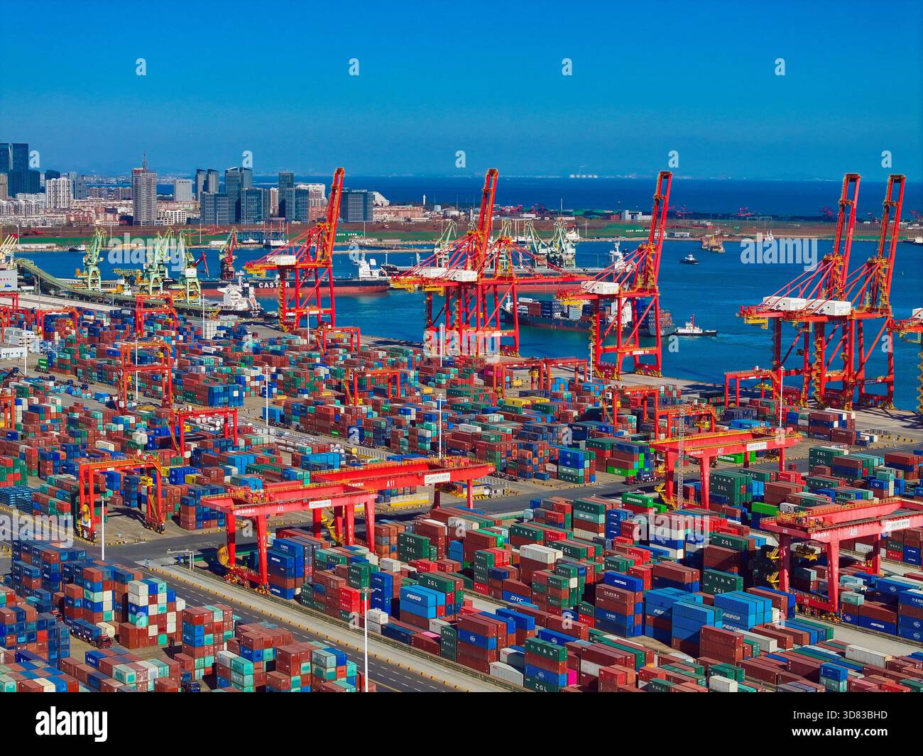 Aerial photo shows the container terminal of Rizhao Port, Rizhao City ...