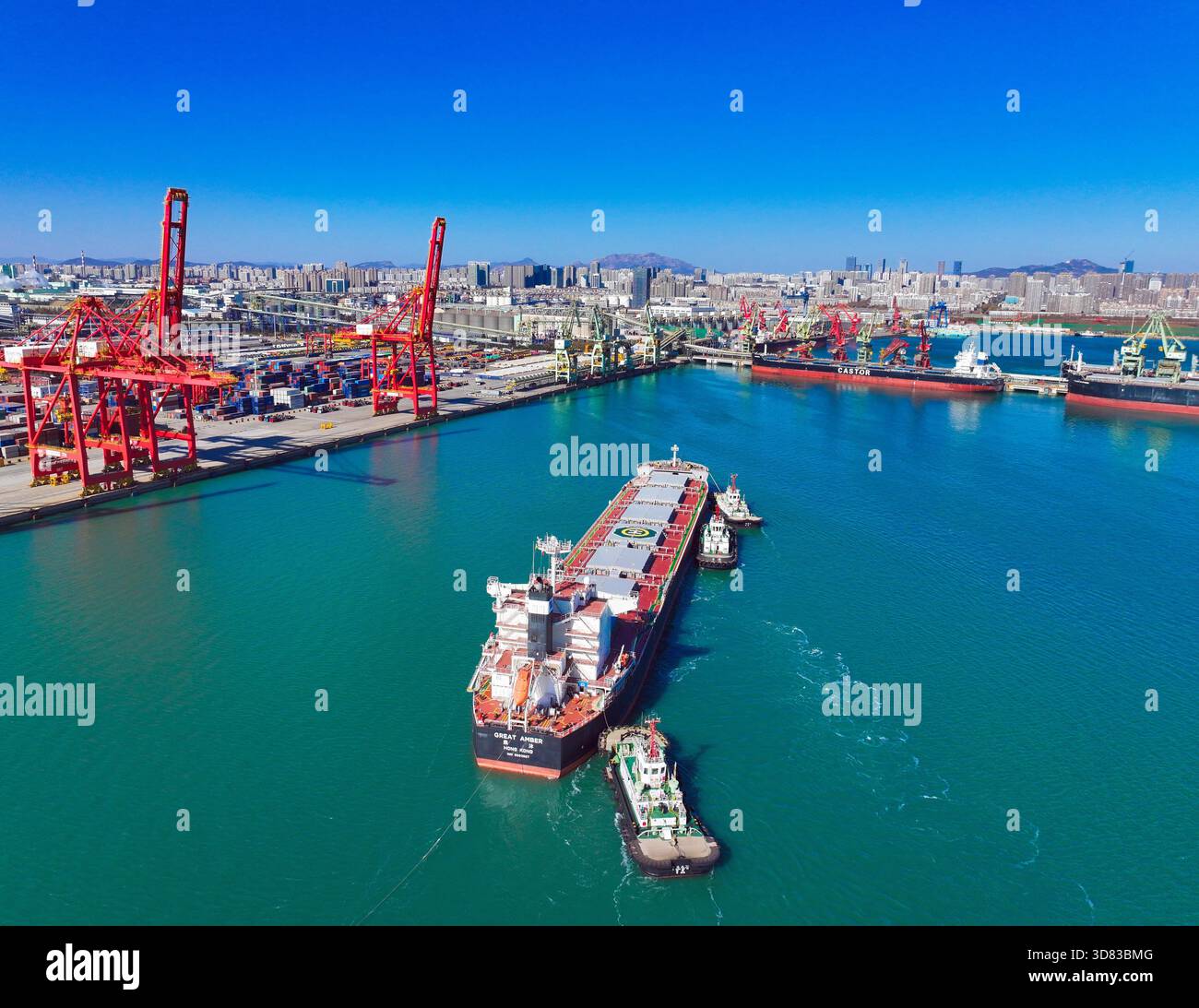 Aerial photo shows the container terminal of Rizhao Port, Rizhao City ...