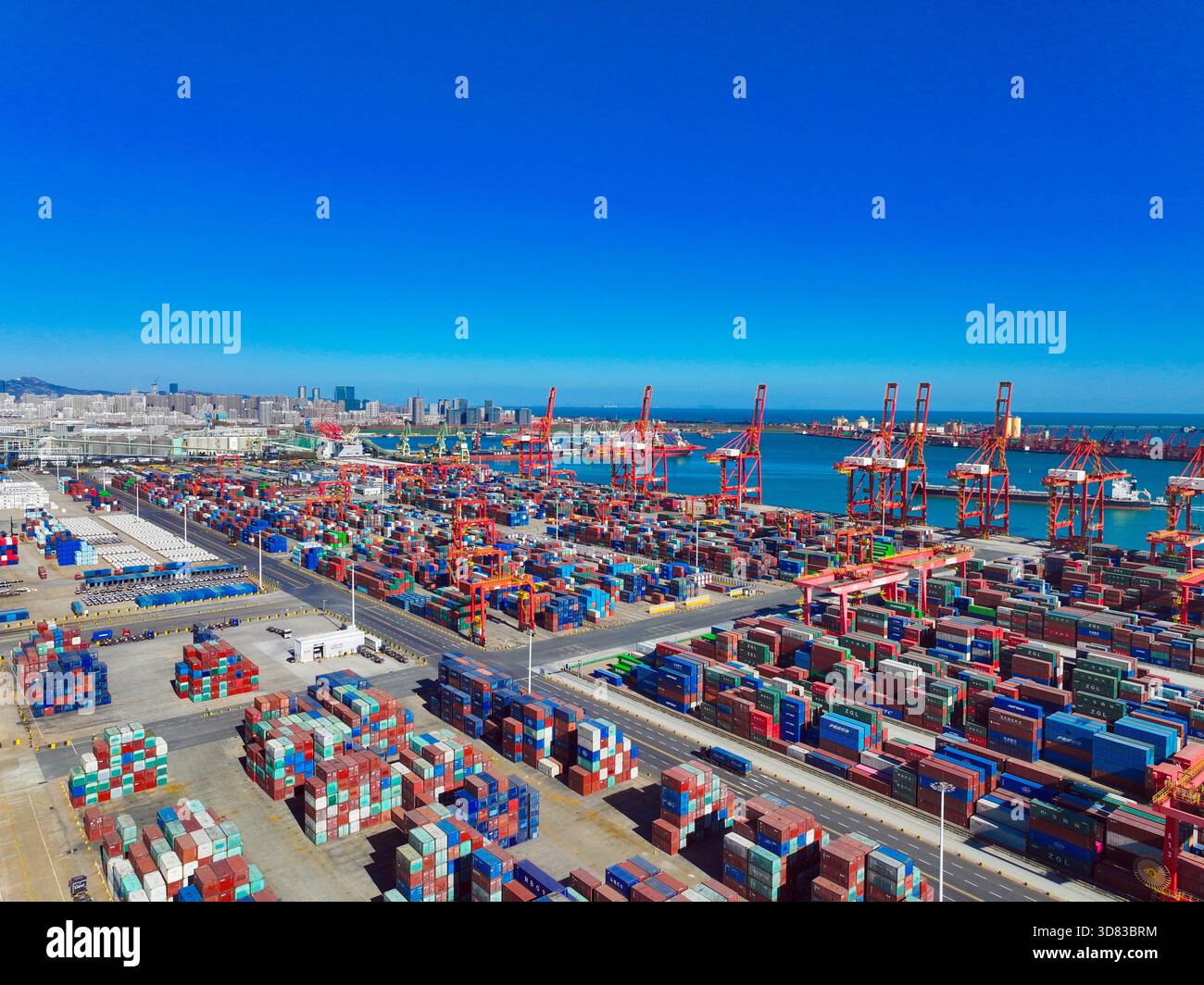 Aerial photo shows the container terminal of Rizhao Port, Rizhao City ...