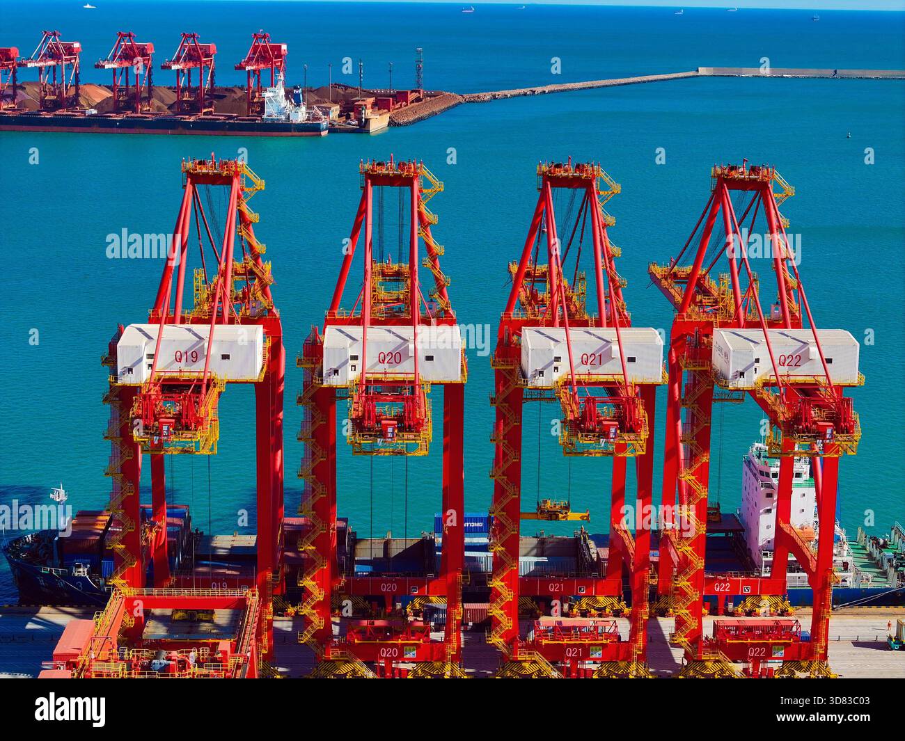 Aerial photo shows the container terminal of Rizhao Port, Rizhao City ...