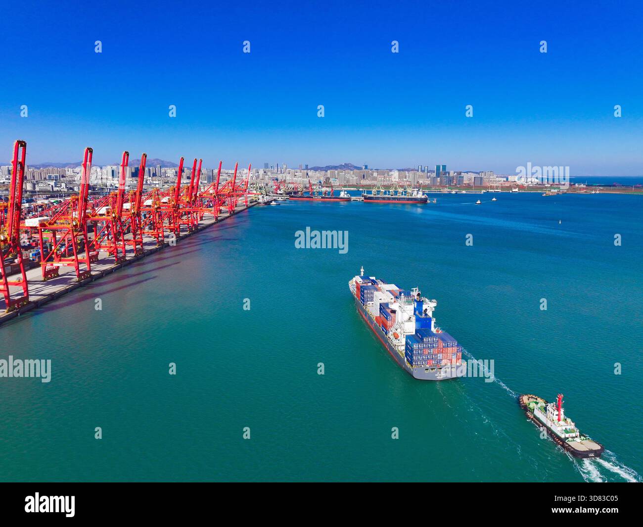 Aerial photo shows the container terminal of Rizhao Port, Rizhao City ...