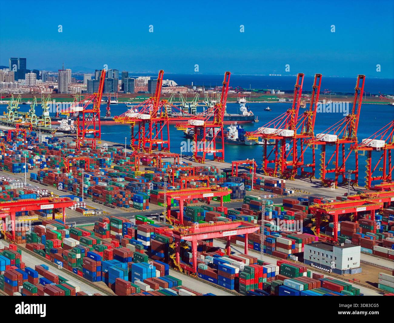 Aerial photo shows the container terminal of Rizhao Port, Rizhao City ...
