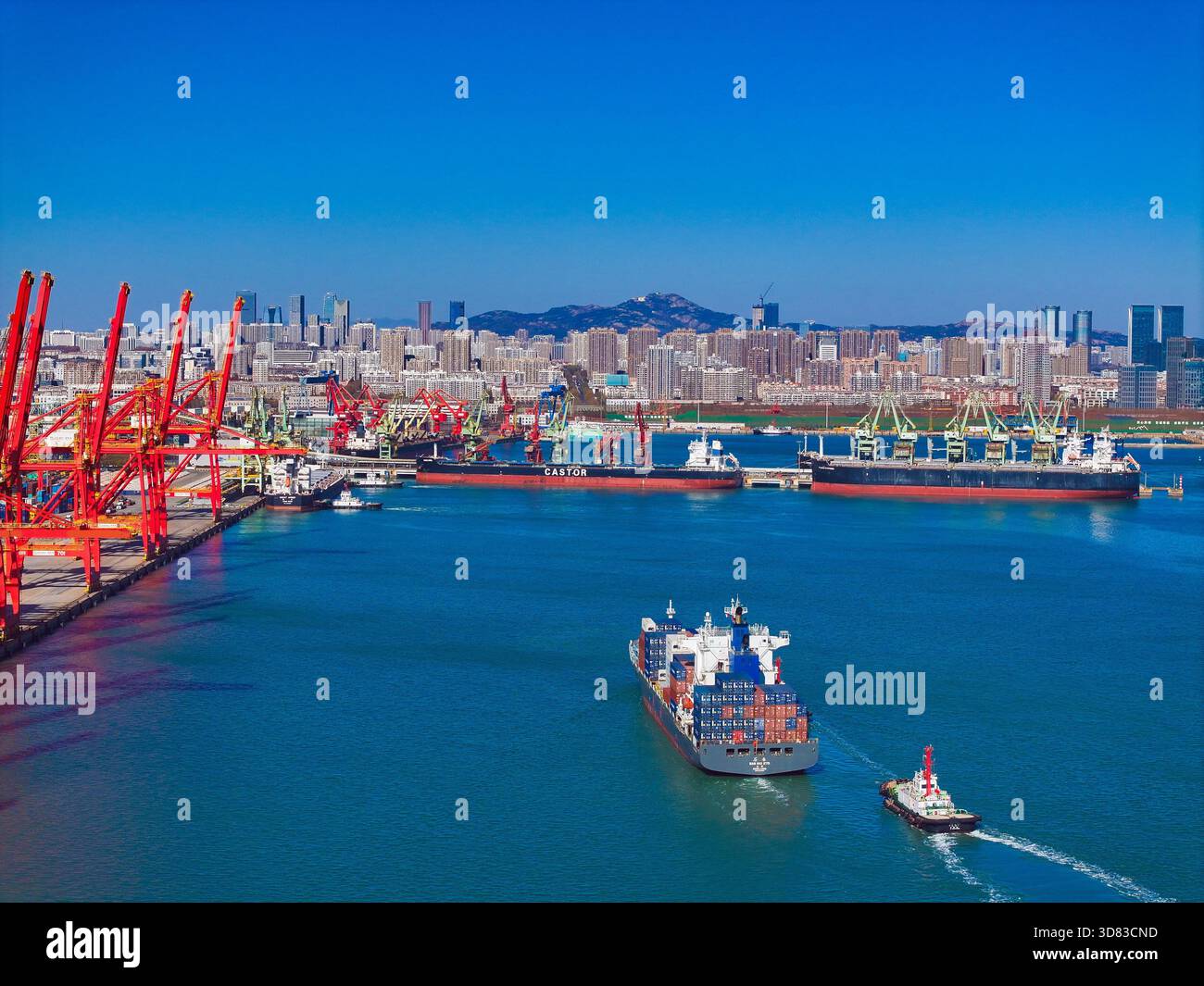 Aerial photo shows the container terminal of Rizhao Port, Rizhao City ...