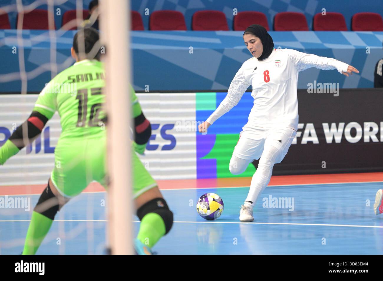 Mariam Antonia Sanjur (L) of Panama Women Futsal team and Elham Anafjeh ...