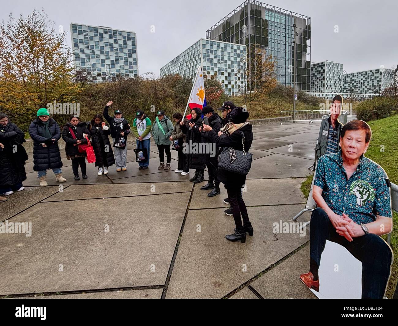 Supporters of former Philippine President Rodrigo Duterte gather ...