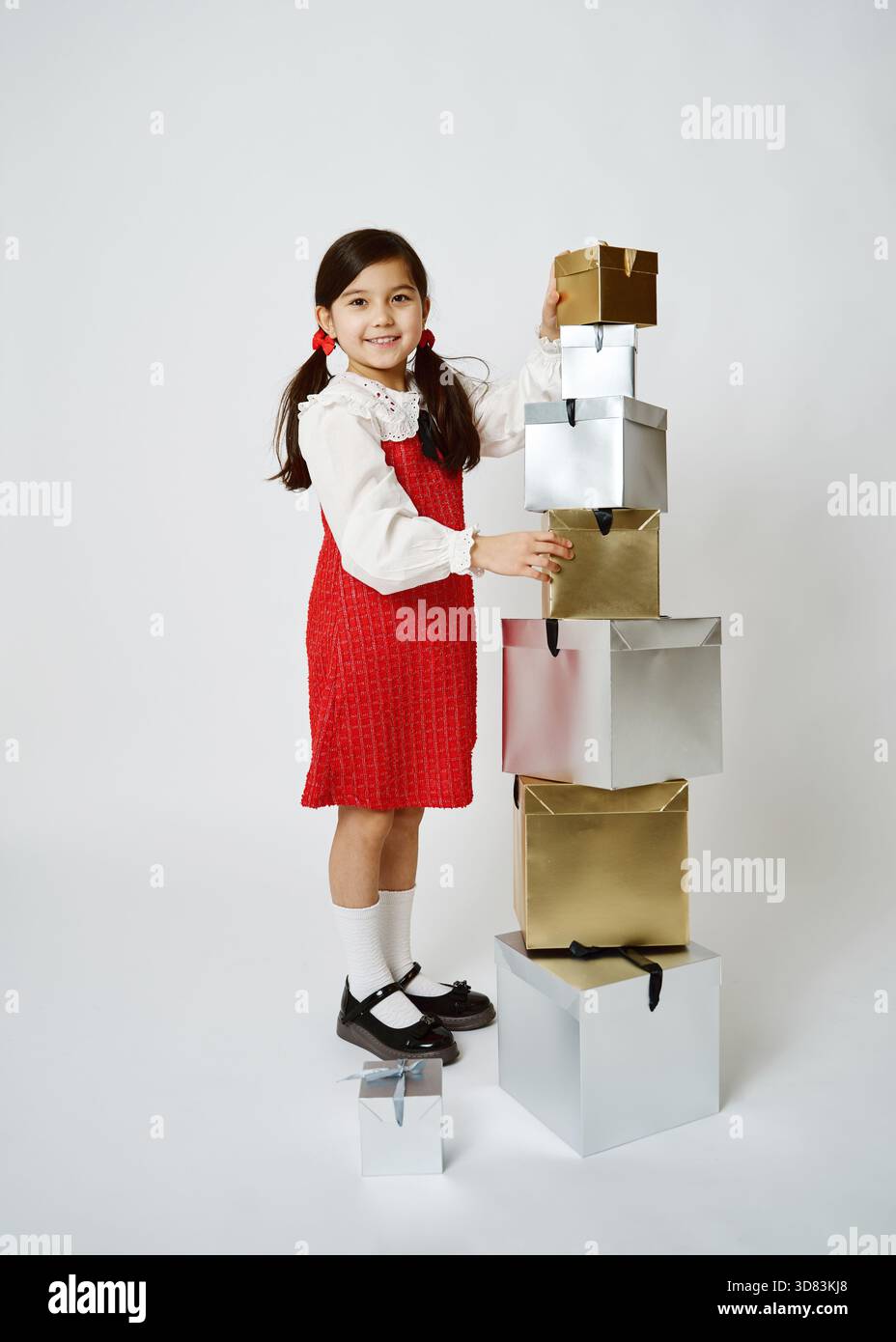 Preteen girl in festive hi-res stock photography and images - Alamy