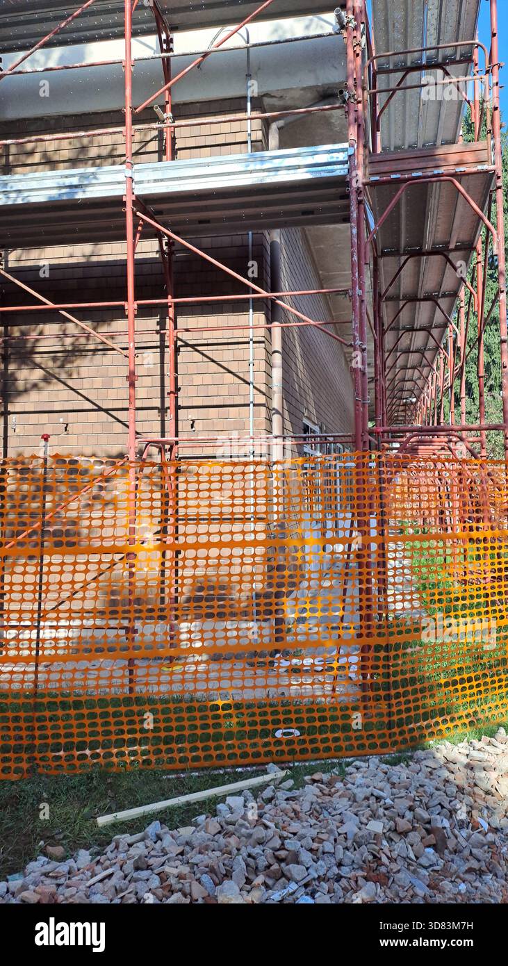 Building under construction with scaffolding Stock Photo - Alamy