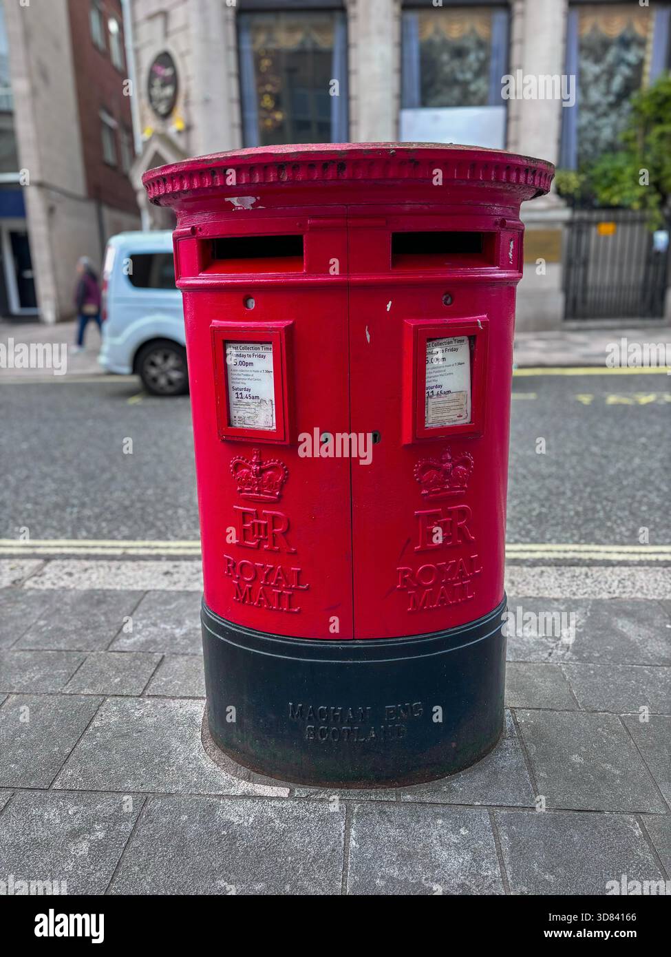 Bright red iconic historic hi-res stock photography and images - Alamy
